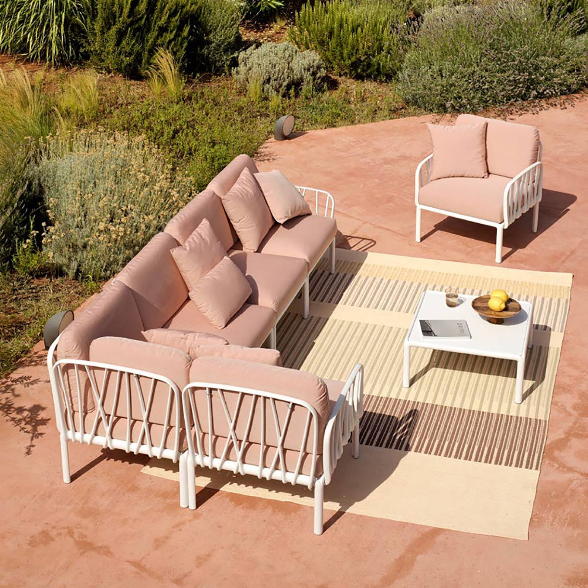 Set divano Komodo 5 con poltrona Komodo e tavolino Komodo NARDI | DESIGNPERTE.IT