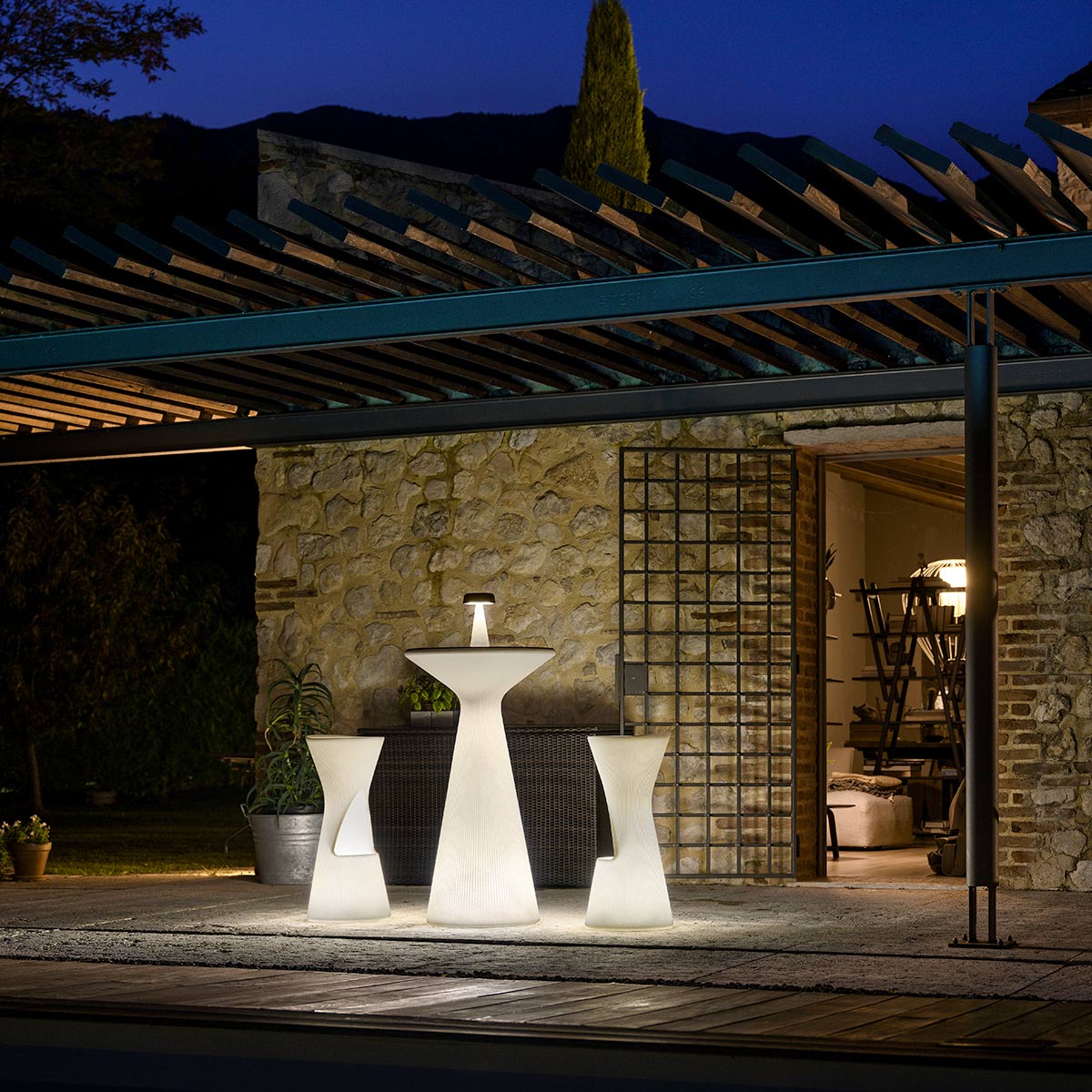 Tavolo Fade luminoso Led RGB PLUST | DESIGNPERTE.IT Tavolo Fade luminoso Led RGB PLUST | DESIGNPERTE.IT