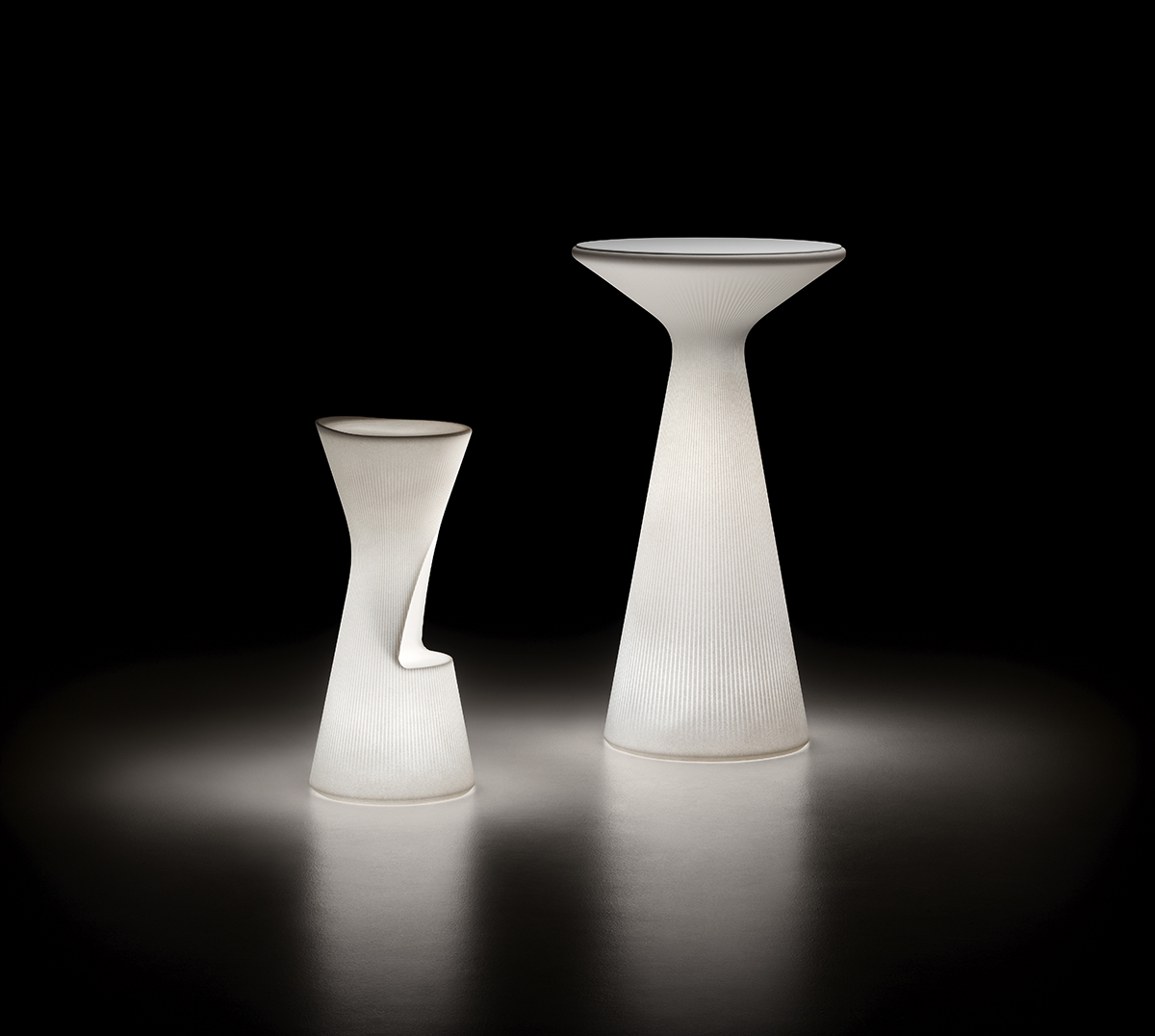 Tavolo Fade luminoso Led RGB PLUST | DESIGNPERTE.IT Tavolo Fade luminoso Led RGB PLUST | DESIGNPERTE.IT